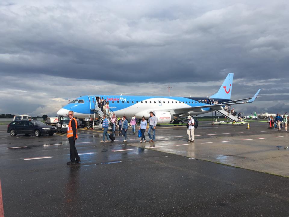 VIDEO | Landing at Antwerp International Airport – Trip By Trip