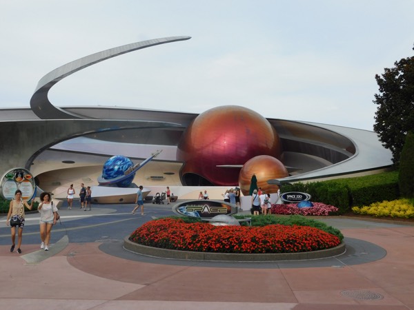FLORIDA SOLO ROAD TRIP | Epcot in Orlando – Trip By Trip