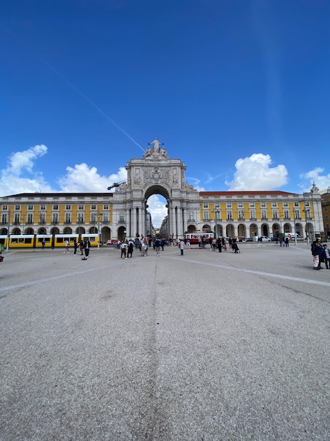 LISBON | Baixa Pombalina and Alfama neighbourhoods – Trip By Trip