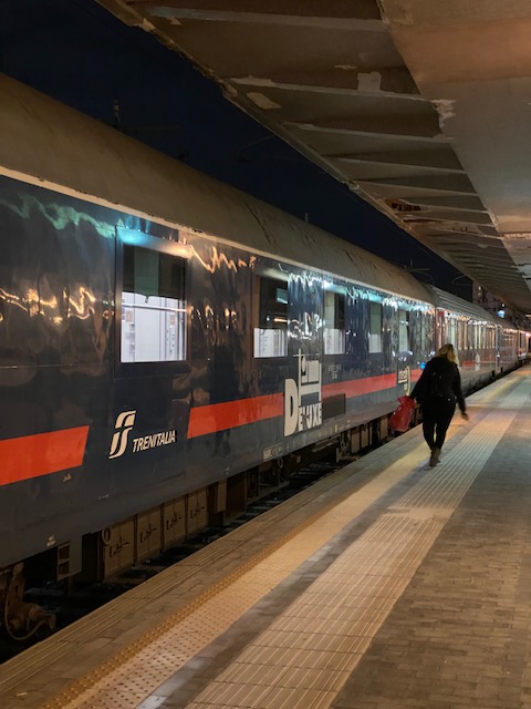 REVIEW | Trenitalia Intercity Notte in Deluxe Class – Trip By Trip